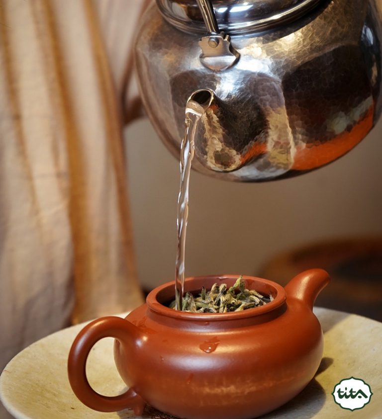Hướng dẫn cách pha trà ngon với 7 bước chuẩn vị