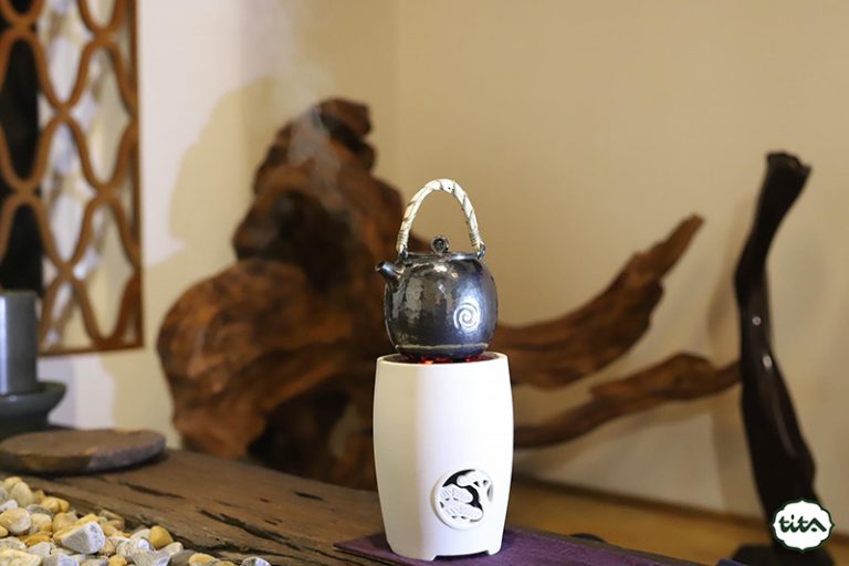 Hướng dẫn cách pha trà ngon với 7 bước chuẩn vị